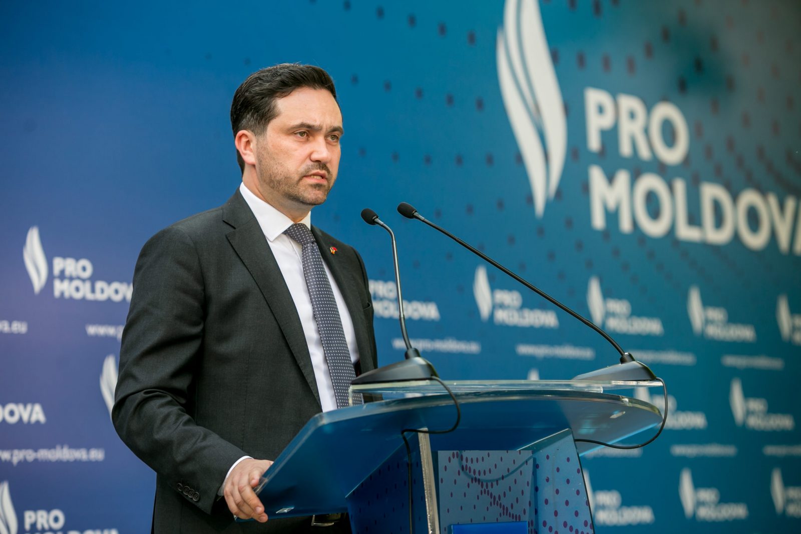 /FOTO/ Andrian Candu s-a retras din funcția de președinte PRO MOLDOVA ...