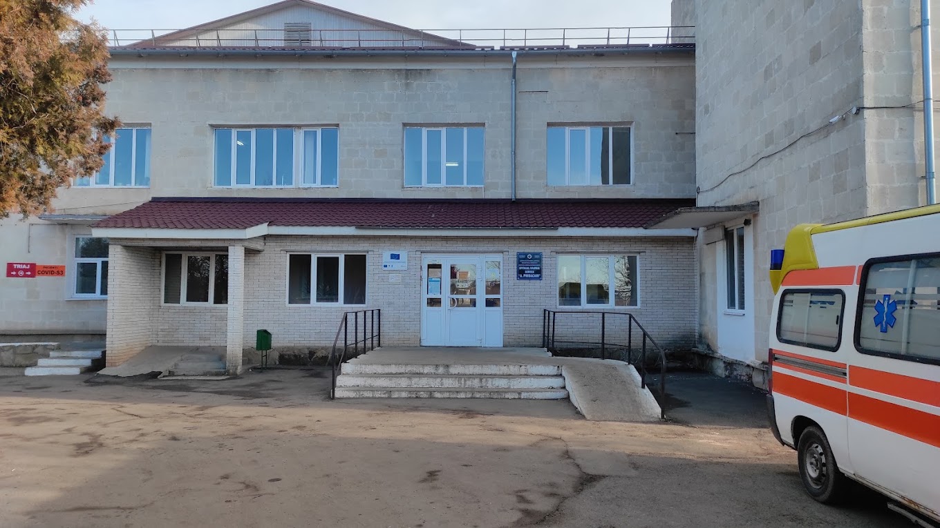 Un bărbat a murit, după ce a căzut de la etajul doi al Spitalului ...