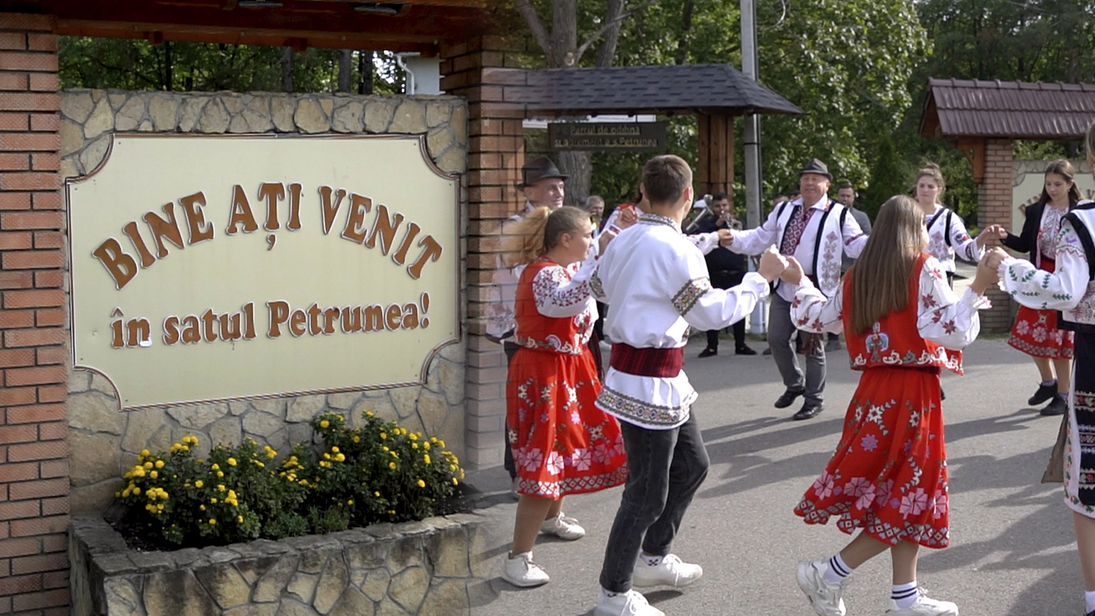 /VIDEO/ Sărbătoare în satul Petrunea din raionul Glodeni. Localitatea a ...